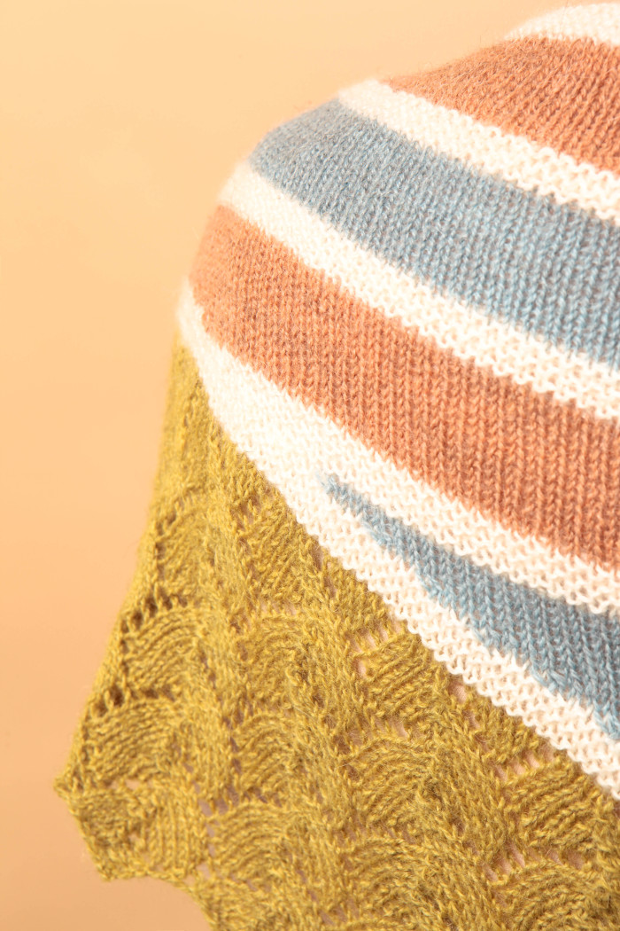 Knitting Patterns: Willow Shawl
